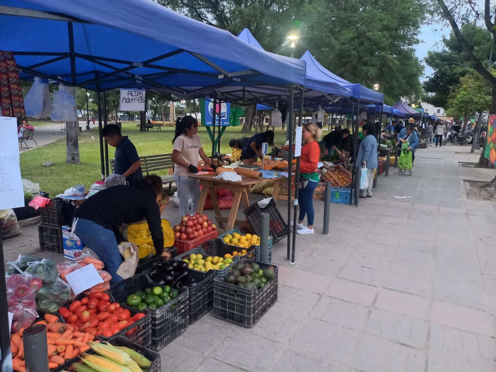 Hoy verdurazo de la UTT en Plaza San Martín - Radio Ciudad Oran
