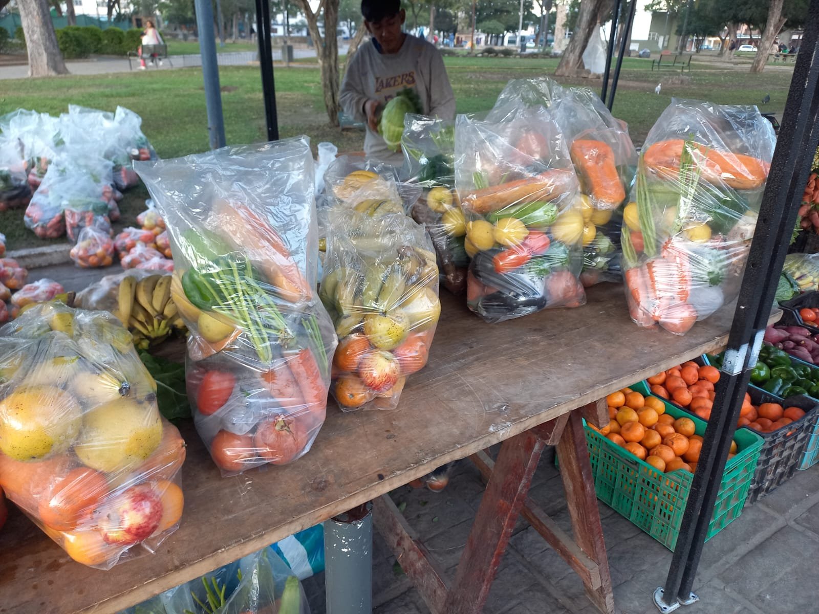 Feriazo de la UTT en Plaza San Martín - Radio Ciudad Oran